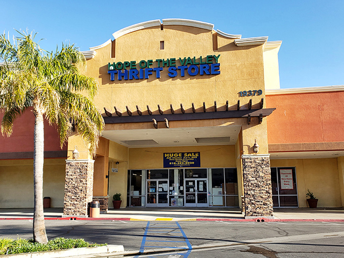 The palm tree standing guard outside Hope of The Valley adds a touch of California glamour to this thrift paradise. Sunshine and savings in one stop!