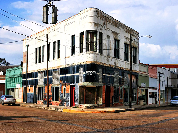 Jennings' vintage storefronts might look like a movie set, but the affordable living is the real star of this small-town production.