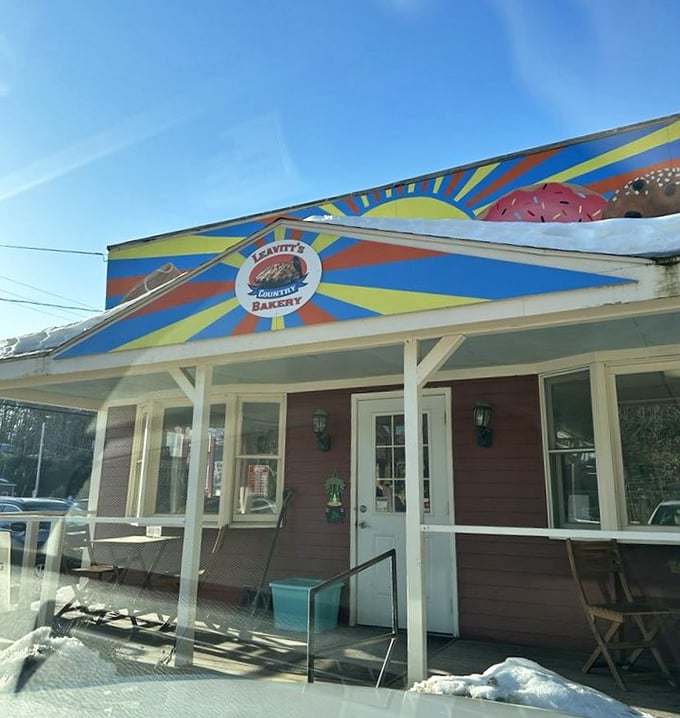 When your bakery looks this cheerful from outside, imagine the happiness waiting inside those doors. 