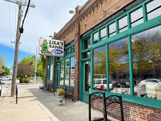 Those green-trimmed windows at Lisa's frame a breakfast experience that neighborhood regulars have treasured for years.
