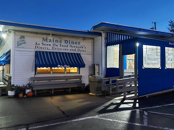 Even at dusk, the Maine Diner stands ready to serve&mdash;because hunger doesn't check the clock before knocking.