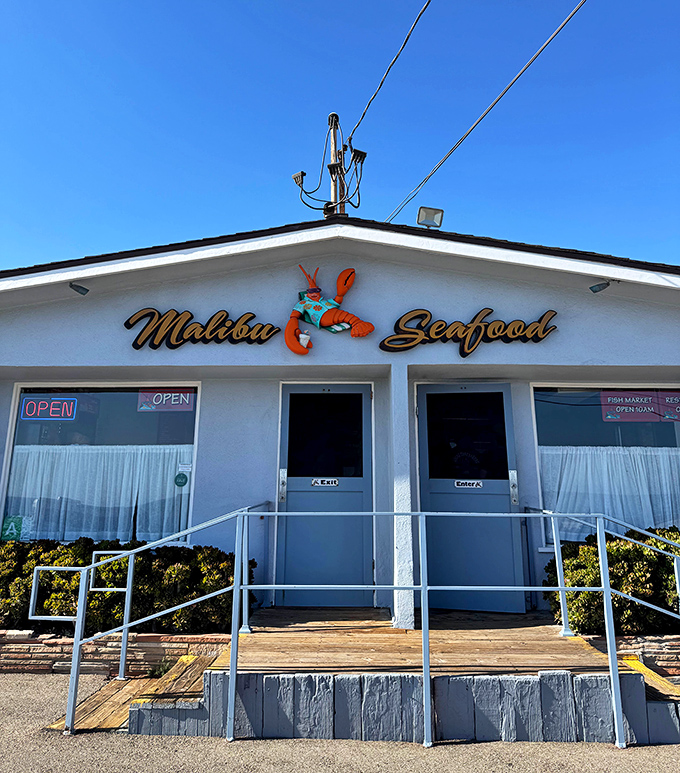 Simple white building, extraordinary seafood—Malibu Seafood keeps it real. Where Hollywood meets haddock in perfect harmony.