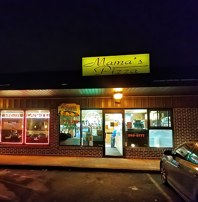 Day or night, Mama's Pizza III glows with promise &ndash; those neon signs hint at the comfort food waiting inside.