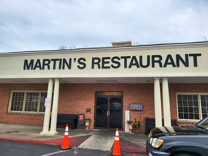Those traffic cones guide you to chicken nirvana. Sometimes the best food comes with the simplest directions.