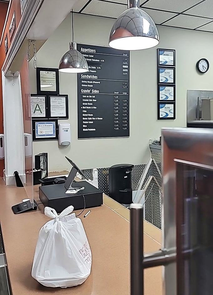 Order counter simplicity with five-star flavor. Pearl's unpretentious setup lets the incredible food speak for itself.