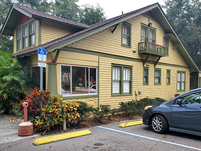 This sunny yellow cottage houses some serious pizza magic. PizzAmor&eacute; proves great pizza can come from unexpected places.