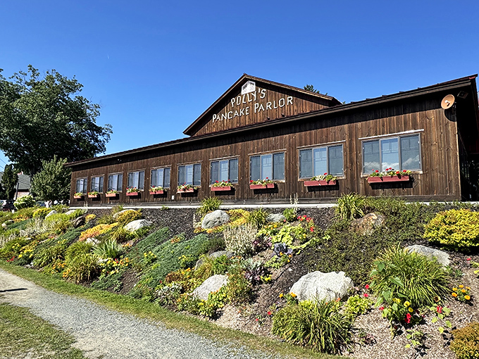 This rustic beauty proves that the best pancake houses look like they belong in a Norman Rockwell painting. 