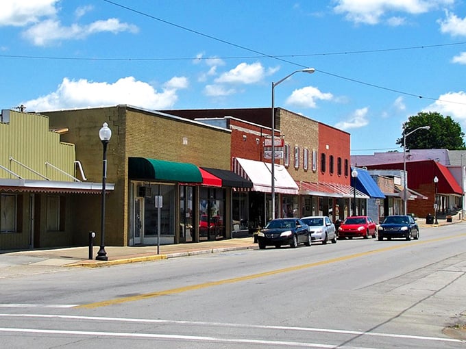 The simple brick buildings of Russell Springs hide extraordinary affordability. Like finding an extra $20 in every pocket of your favorite jacket!