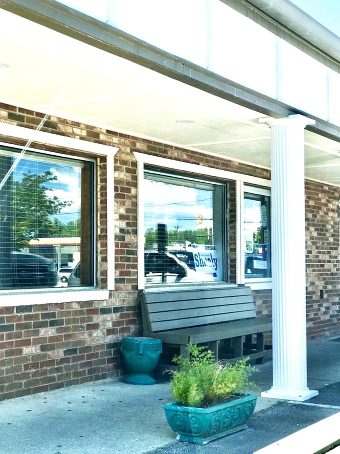 Simple storefront, extraordinary pizza &ndash; South Congaree's hidden gem doesn't need fancy frills to impress.