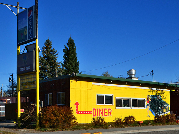 The arrow pointing to "DINER" is completely unnecessary once you've tasted their pancakes &ndash; you'll never forget the way.