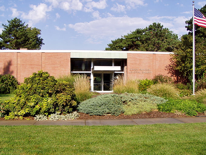 Behind these modern walls lies a treasure trove of artistic expression. The Birger Sandz&eacute;n Memorial Gallery showcases Swedish-American creativity at its finest.