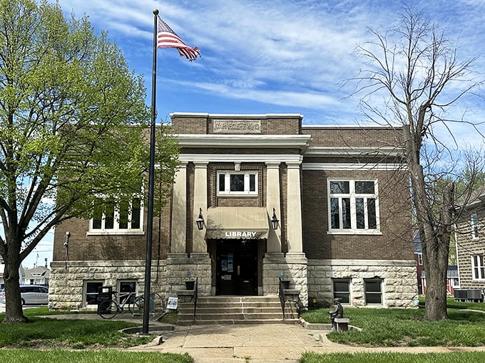 Carnegie-Evans Public Library isn't just about books—it's architectural eye candy with a side of knowledge, all wrapped in classic Americana.