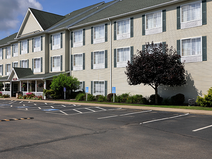 Modern comfort meets small-town hospitality at Coshocton Village Inn & Suites, where the parking spots are plentiful and nobody's honking their horn.