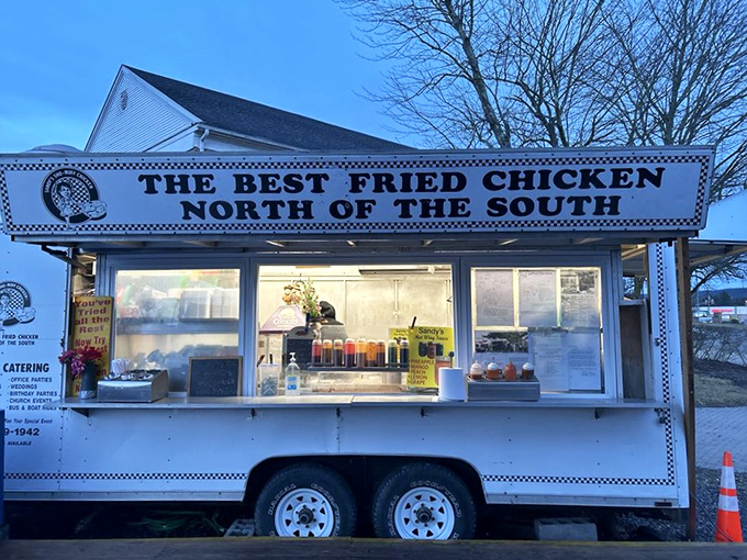 The Best Fried Chicken On The South Side food truck knows exactly what it's doing with that confident proclamation.