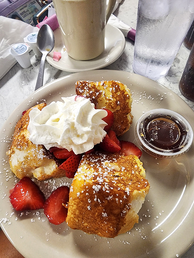 What a sweet start to the day! This fluffy, creamy breakfast plate is absolutely picture-perfect and ready to be enjoyed.