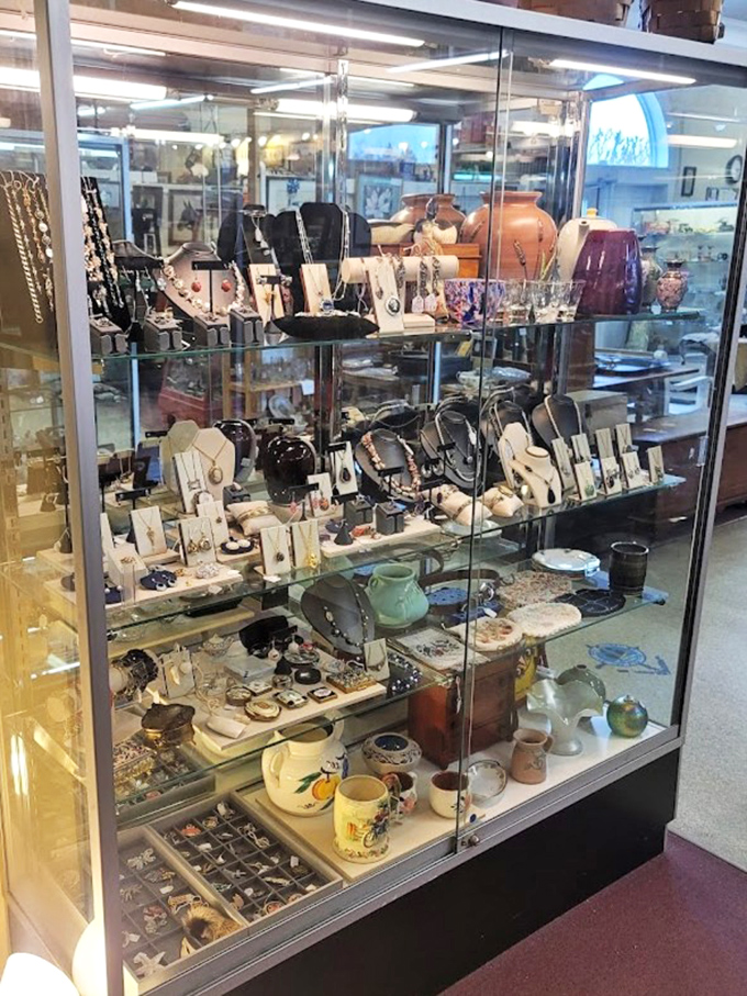 Jewelry that whispers tales of proms, anniversaries, and nights on the town when these baubles stole the spotlight.