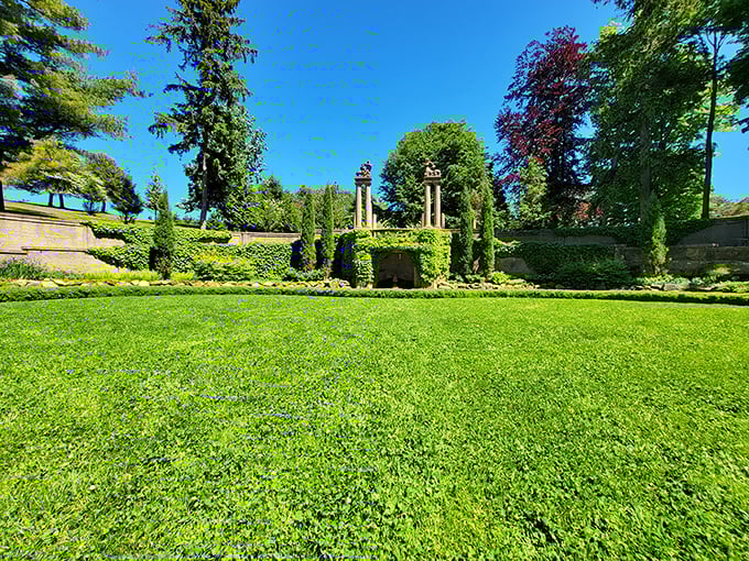 This garden space is so perfectly manicured, your own lawn will file for emotional distress when you return home.