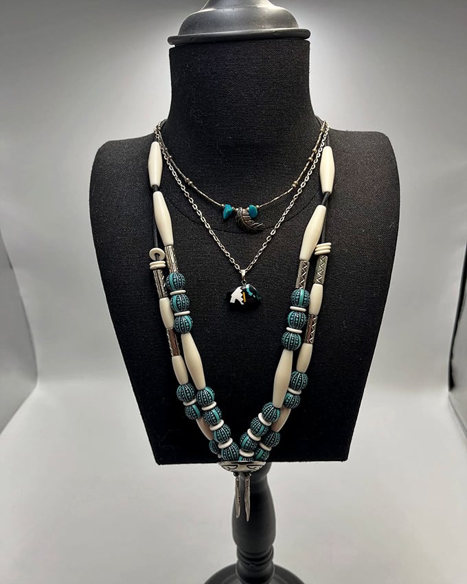 Turquoise and silver jewelry that captures Arizona's spirit. These necklaces aren't just accessories; they're wearable pieces of Southwestern artistry.