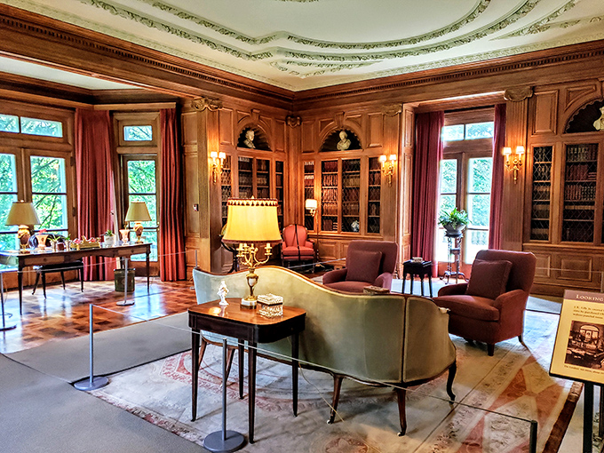 This wood-paneled library isn't just gorgeous&mdash;it's what your home office thinks about when it dreams at night. Note the distinct lack of Amazon boxes.