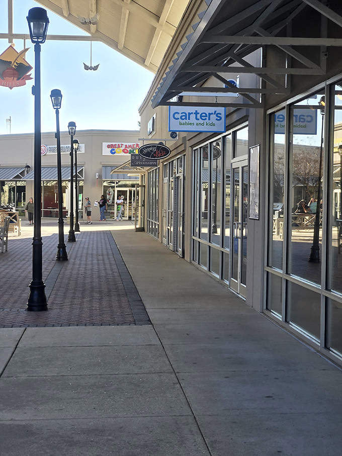 Covered walkways and classic lampposts create a shopping atmosphere that's both practical and pretty&mdash;Mississippi heat doesn't stand a chance here.