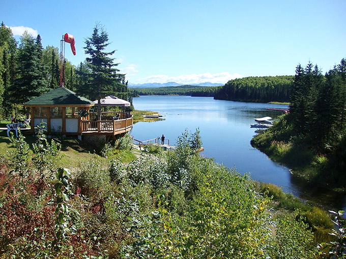 Nature showing off again &ndash; this panoramic river view is Alaska's version of a screen saver, except you get to experience it in 3D.