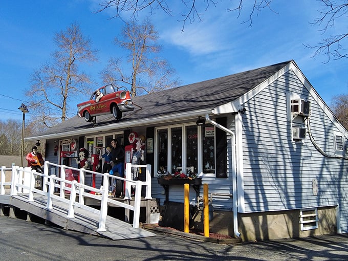 Rick and Dee's isn't just a shop &ndash; it's a local institution with a fire truck on the roof!