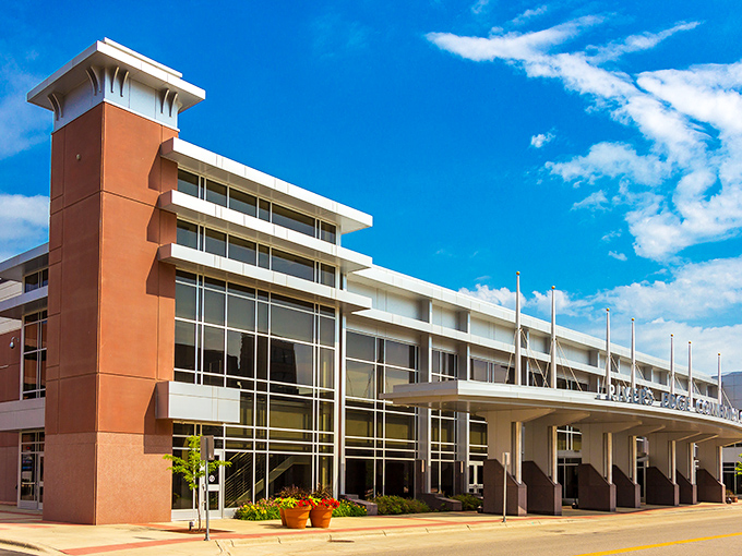 The River's Edge Convention Center welcomes visitors with contemporary lines and plenty of glass, proving St. Cloud isn't stuck in its granite past.