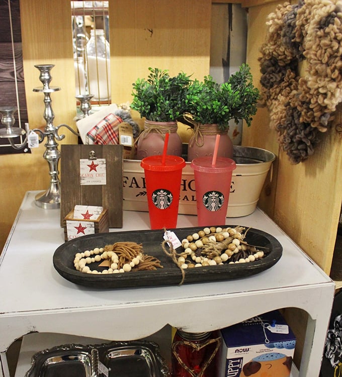 A perfectly styled vignette that screams "Instagram me!" Modern meets vintage in this delightful tableau of home d&eacute;cor treasures.