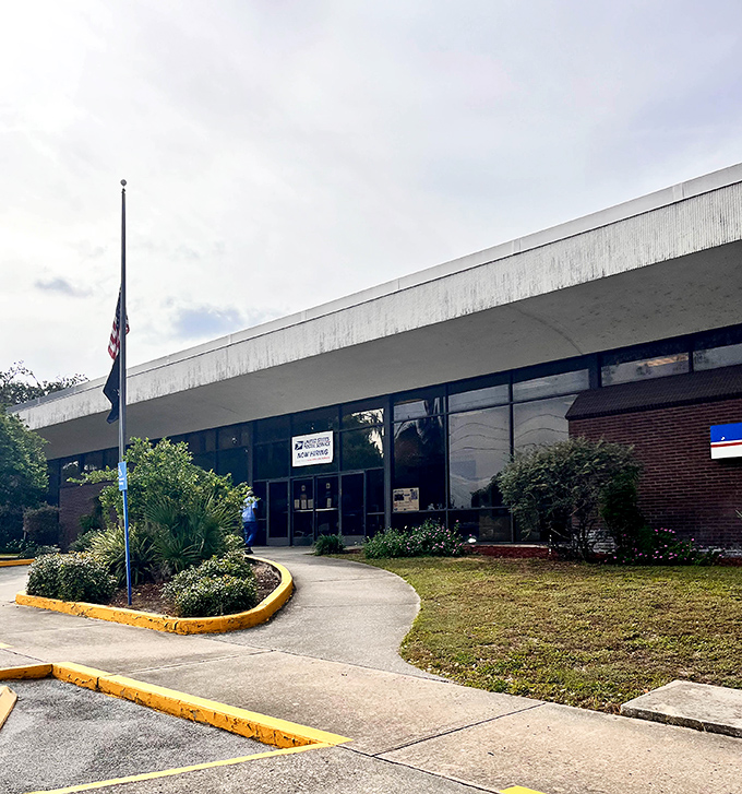 Even Ocala's post office has that "I'm not rushing you" Florida vibe, where sending a postcard becomes less errand and more experience.
