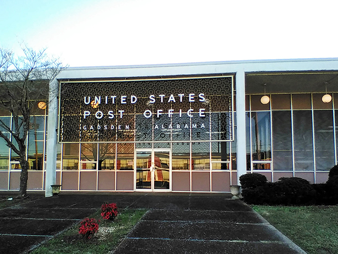 Even the post office in Gadsden has mid-century modern flair&mdash;sending letters might be old-school, but the building is eternally stylish.