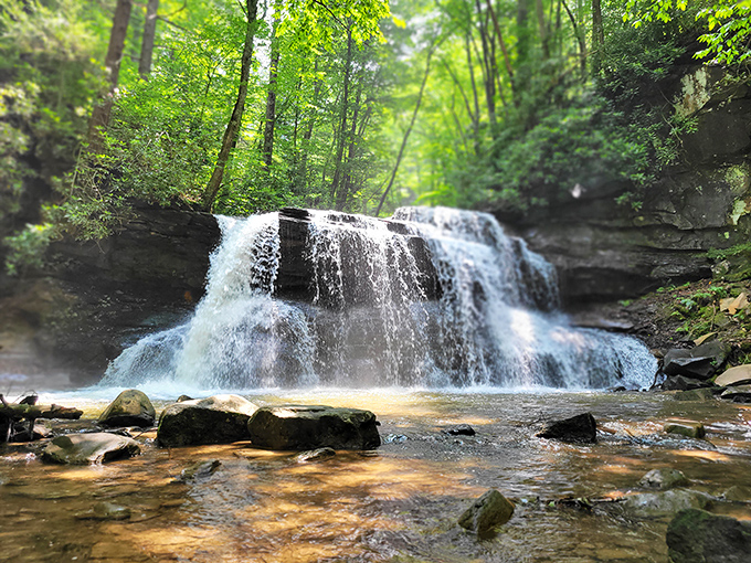 Upper Falls delivers nature's version of a standing ovation&mdash;a performance that runs continuously with no ticket required.
