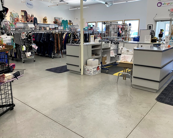 Command central: where treasures are tallied and shopping victories are made official. The final step in your thrifting adventure!