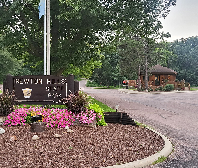 That welcome sign with its cheerful flowers knows exactly how to make a first impression that counts.