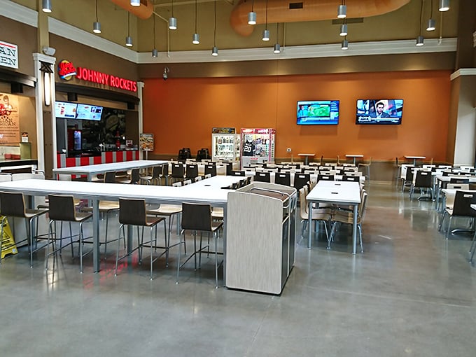 Johnny Rockets' retro-cool food court setup provides the perfect refueling station when your shopping stamina needs a burger-and-shake boost.