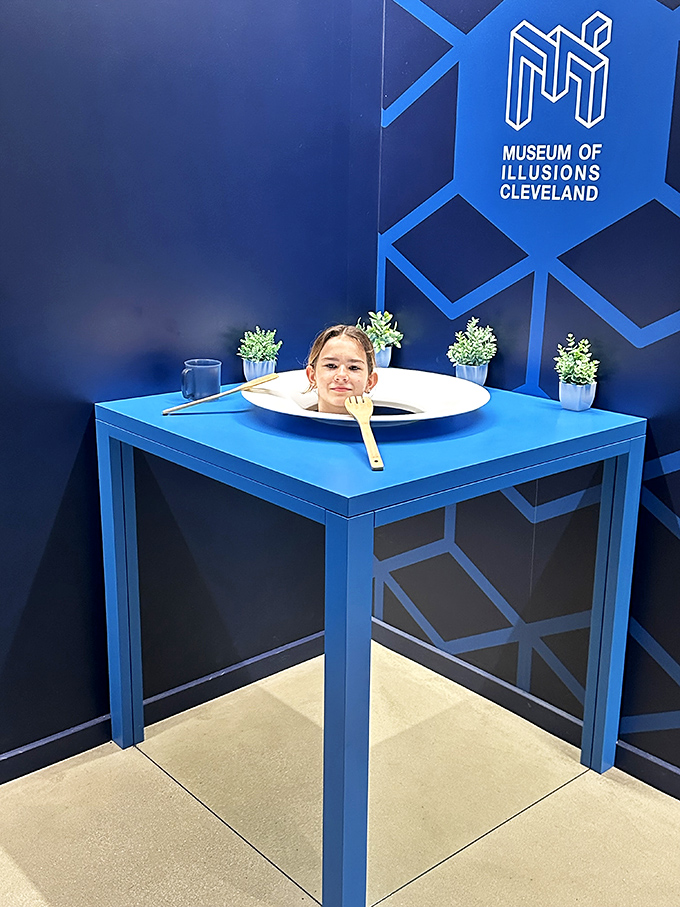 The "Head on a Plate" illusion gives new meaning to "serving face"&mdash;a deliciously macabre photo op that never fails to serve up laughs. 