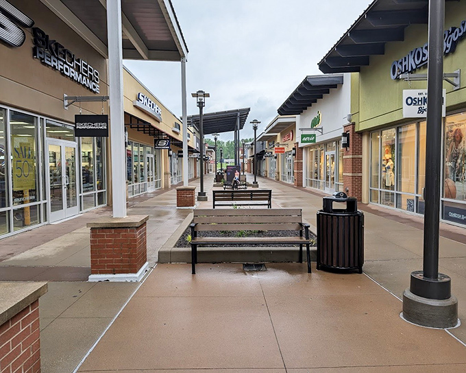 Between-store breathers on these shaded walkways might be the only moments your credit card gets to cool down during your shopping marathon.