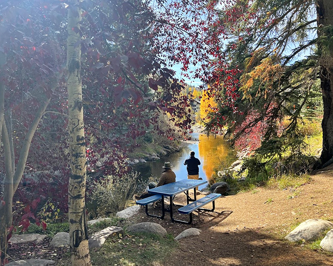 Nature's dining room comes with million-dollar views and the soundtrack of Gore Creek's gentle babbling&mdash;reservations not required.