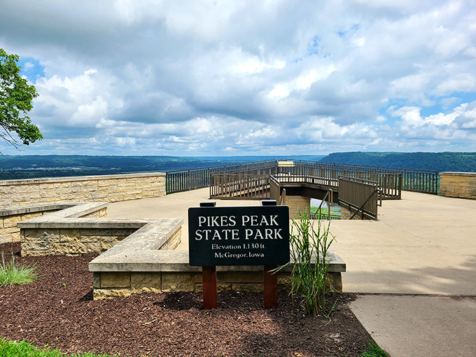 The official overlook at Pikes Peak State Park. At 1,130 feet, it's where Iowa suddenly decides to show off its vertical ambitions.