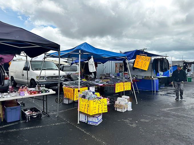 Rain or shine, these vendors mean business. The bright yellow price signs are like beacons calling to bargain hunters.