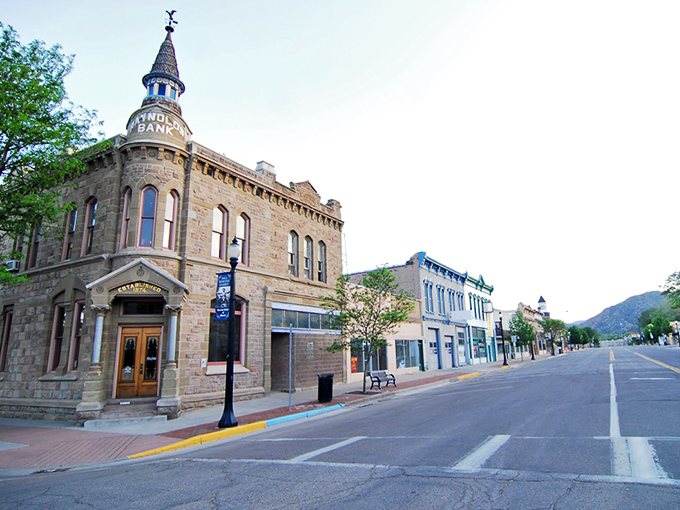 Ca&ntilde;on City's brick buildings have witnessed generations of affordable living&mdash;and they're ready to welcome you too.