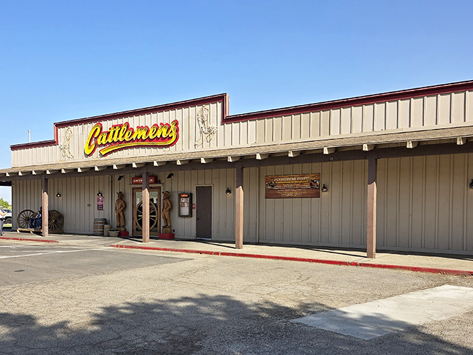 Cattlemen's in Selma doesn't just serve Western food &ndash; it looks the part too! Those boot outlines on the sign aren't just decoration &ndash; they're a promise.