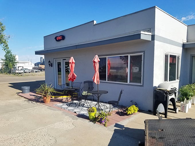 Chinook&rsquo;s cozy downtown caf&eacute; beckons with warm drinks, friendly faces, and the easy pace of Montana small-town life.