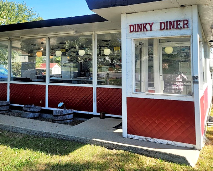 The Dinky Diner's charming red and white exterior proves good things come in small packages.