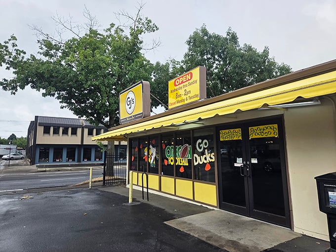 GJ's sunny yellow exterior brightens even the grayest Oregon day, much like their mood-lifting breakfast platters.