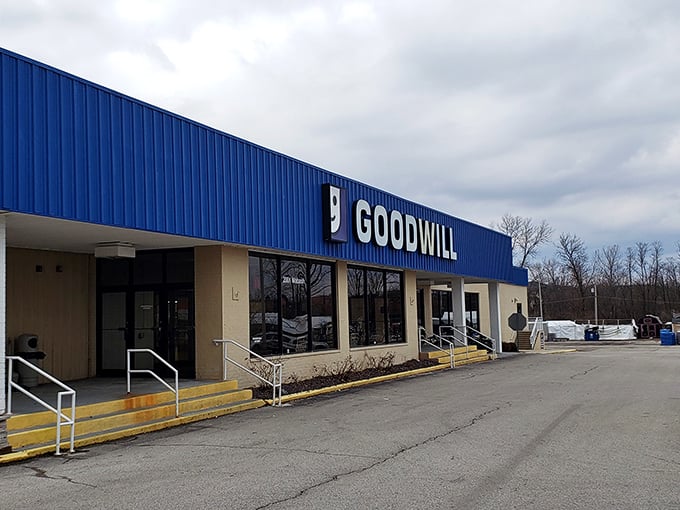 Goodwill Springfield's striking blue exterior stands out against the Illinois sky. A beacon for the bargain-minded!