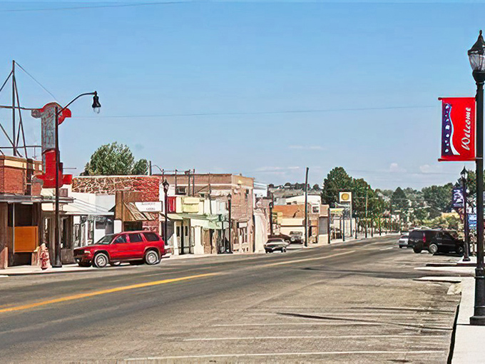 Homedale's main street offers that classic small-town feel where everyone knows your name&mdash;and probably your business too.