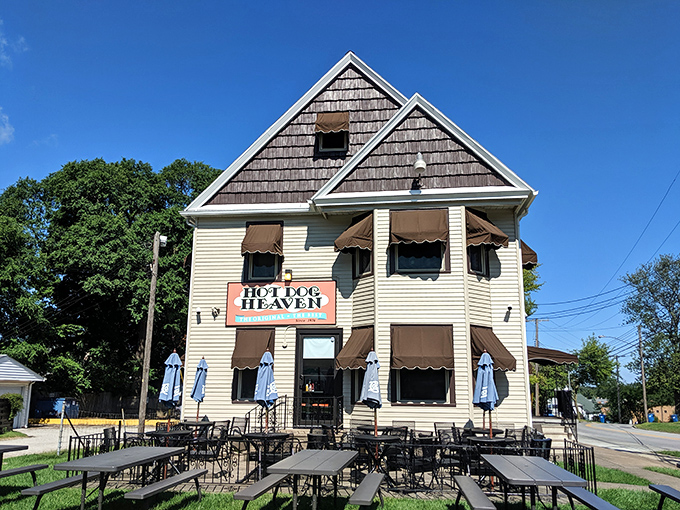 Hot Dog Heaven's house-turned-restaurant looks like it was plucked from a Norman Rockwell painting about America's love affair with perfect franks.