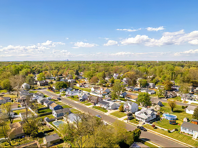Bird's eye beauty! This suburban neighborhood offers the American dream at Social Security-friendly prices. Lindenwold skyline peeks in the distance like a bonus feature.