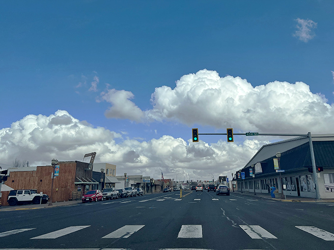 Moses Lake's wide streets and big sky create that classic American small-town feeling instantly.