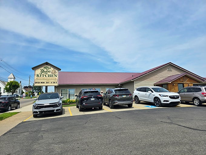 Mrs. Yoder's Kitchen might look unassuming from the outside, but inside lurks fried chicken that could make a vegetarian weep.